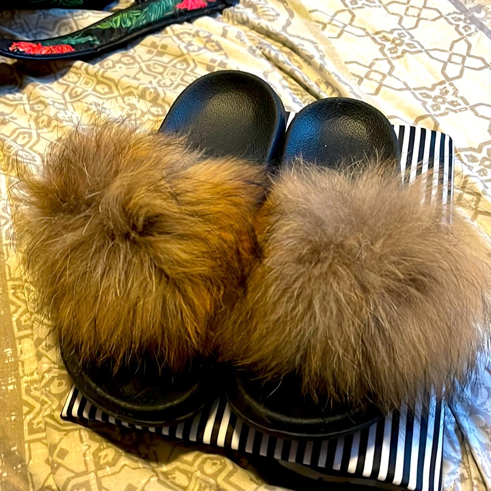 Women Furry Slides - Gem